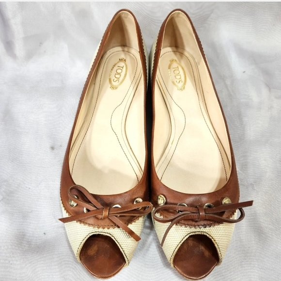 Tod's | Shoes | Tods Woven Natural Canvas Peep Toe Flats 825 Sz 5 Cream ...